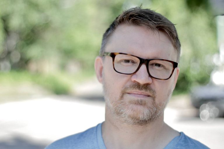bio – Dr. Andrew Root